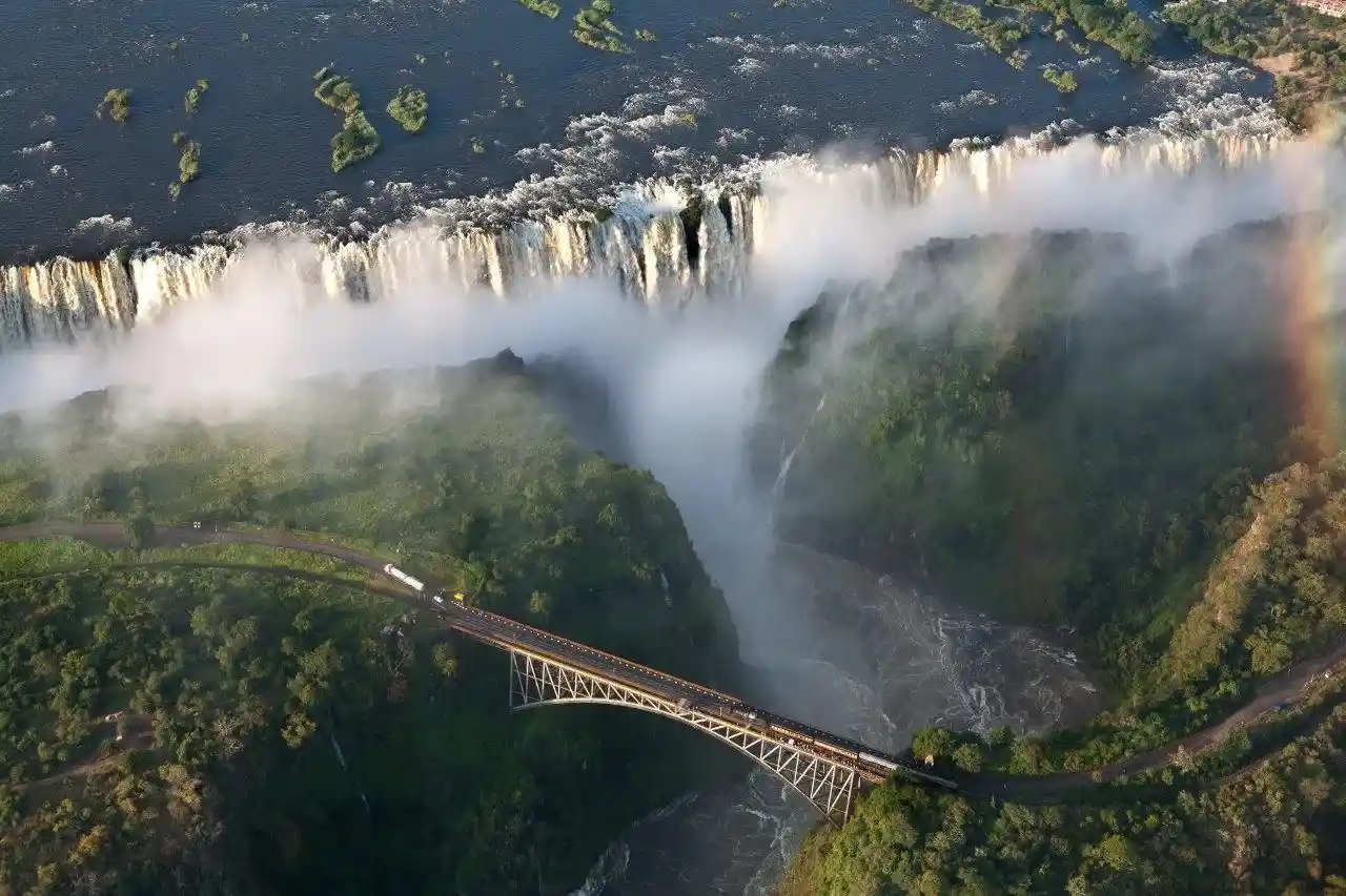 Zimbabwe Travel Guide 2026-2027: History, Visa, Attractions & Tips